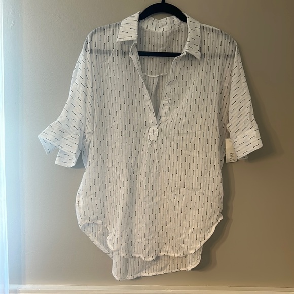 Tops | White Patterned Blouse | Poshmark